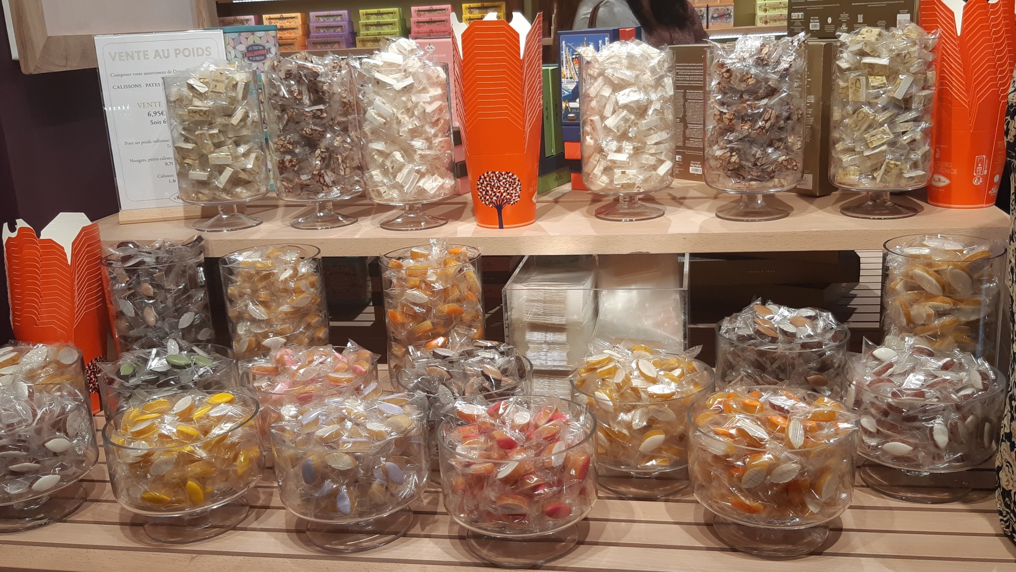 La Confiserie Le Roy René dévoile sa nouvelle boutique au cœur de ...